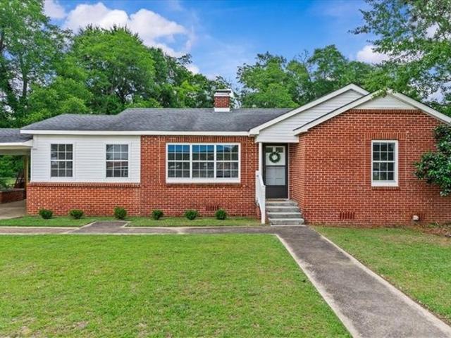 409 Peachtree St, Headland, AL 36345