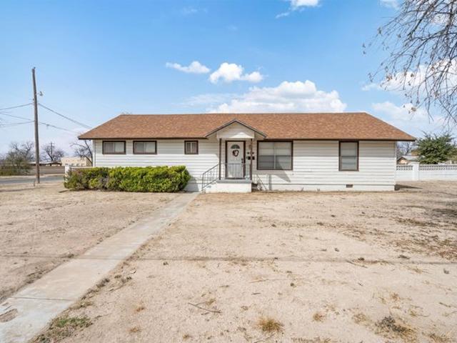 409 W 9th St, Del Rio, TX 78840