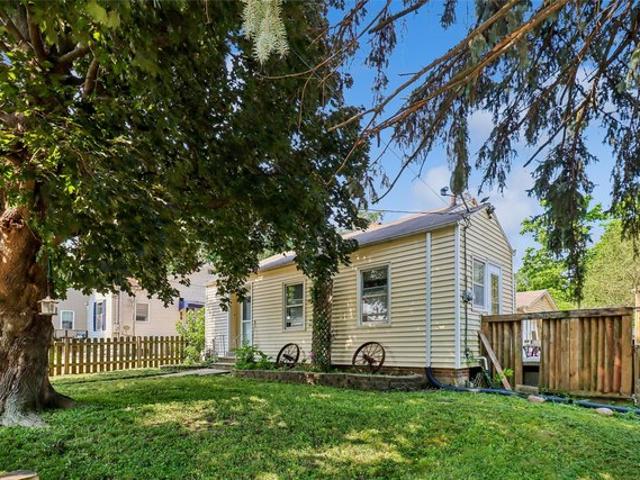 409 W 10th St N, Newton, IA 50208