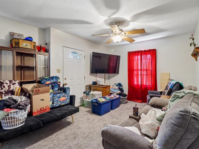 409 W 10th Street N