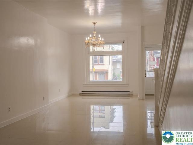 409 W Washington Street