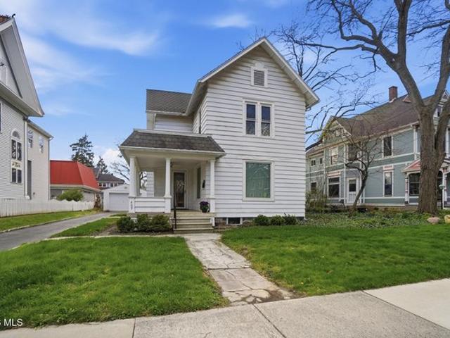 409 W Wooster St, Bowling Green, OH 43402