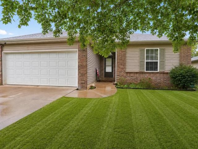 409 W Black Oak Rd, Nixa, MO 65714