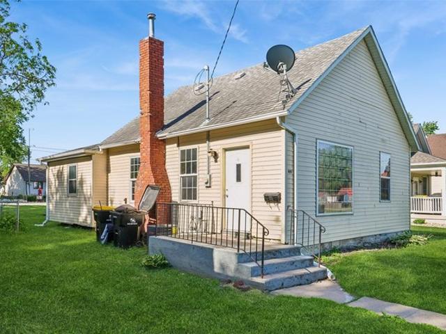 409 W Broadway St, Colfax, IA 50054