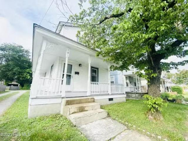 409 W Colonial Avenue, Elizabeth City, NC 27909