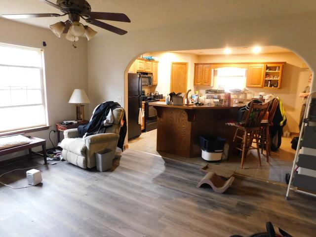 409 W Dunn