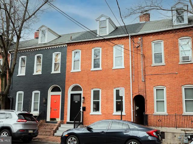 409 W Lemon Street