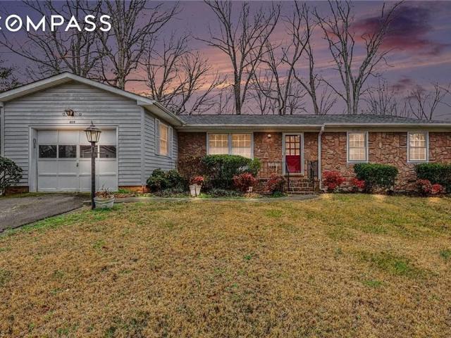 409 W Montcastle Dr, Greensboro, NC