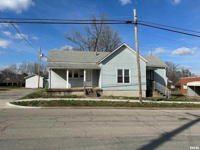 409 W Monroe St, Herrin, IL 62948