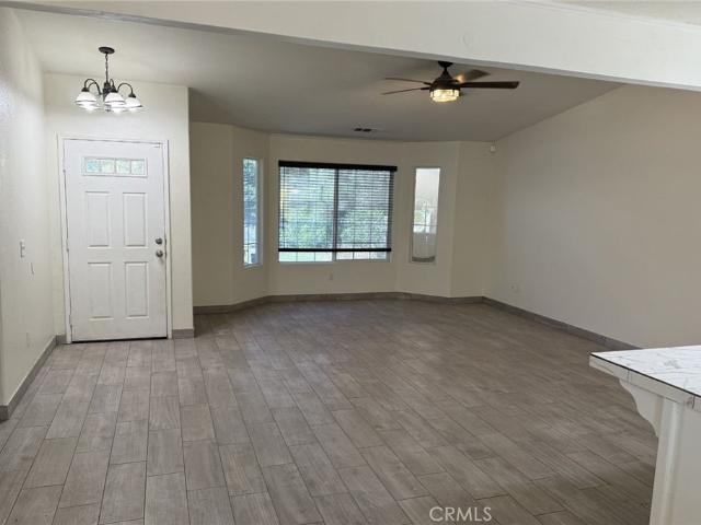 409 W Packwood