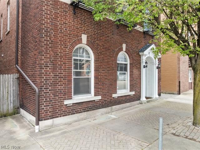 409 Walnut Street