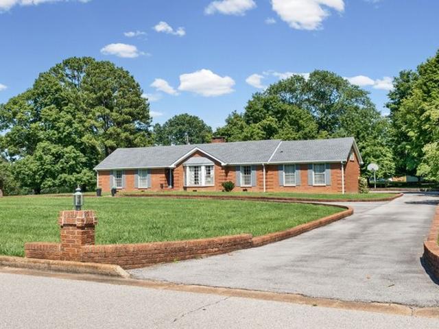 409 Wingate Dr, Clarksville, TN 37043