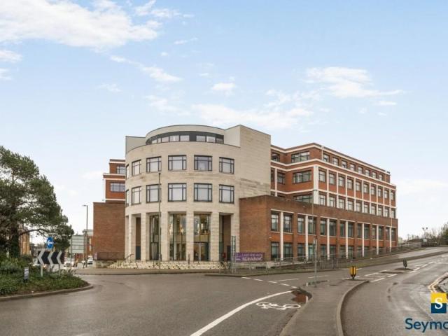 40 48 Pyrcroft Road, Chertsey KT16 1 bed apartment to rent £1,425 pcm £329 pw