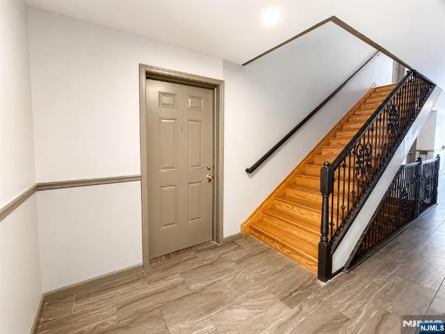 40 70 Watchung Avenue # 60 7