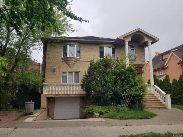 40 11 th Street, Flushing, NY 11354