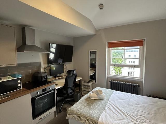 40 18 Hazel court, Leinster Square, W2