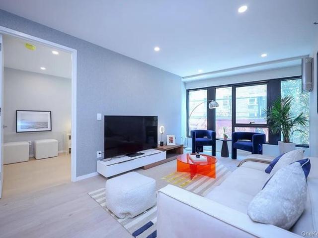 40 22 61st St Unit 2M, Woodside, NY 11377