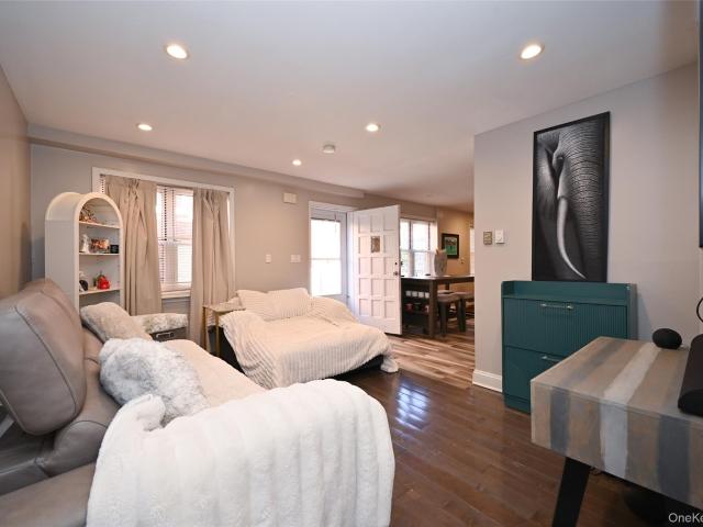 40 27 th Street | Compass