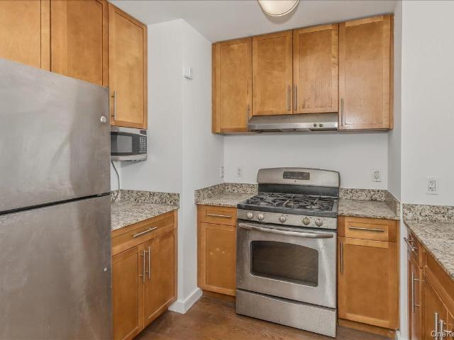 40 26 College Point Boulevard 11E