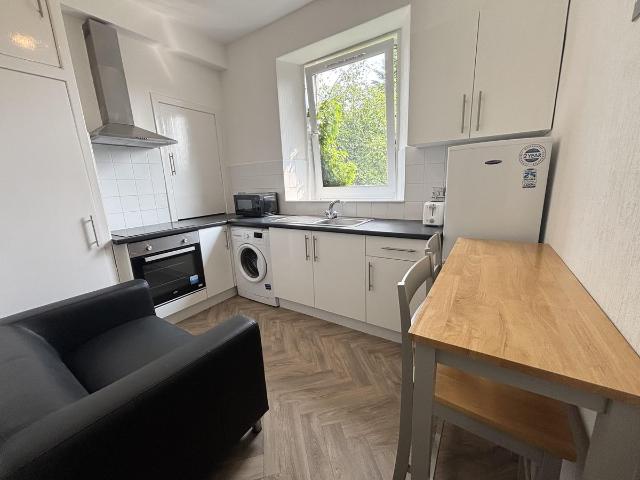 40 Thomson Street, Aberdeen AB25, 1 bed flat to rent, £525 pcm | PrimeLocation