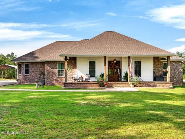 40 Thompson Ln, Carriere, MS 39426