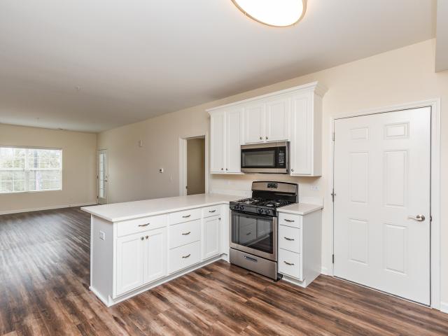 40 W Main St, Unit 213, Lake Zurich, IL 60047 | MLS #12595