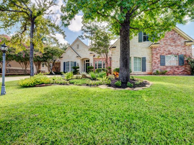 40 W Oaks Court