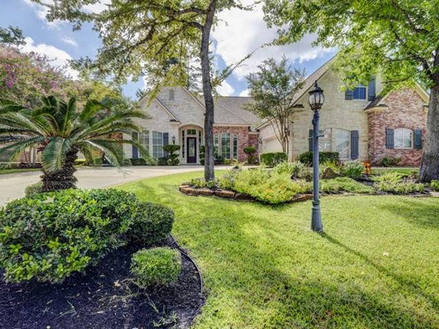 40 W Oaks Ct, Montgomery, TX 77356