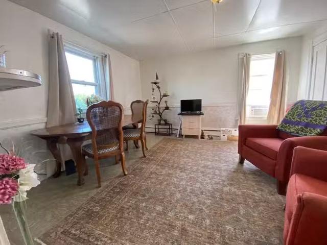 40 W Broadway, Unit 10RR402, Derry, NH 03038 MLS #73396116