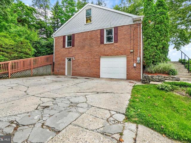 40 W Locust Lane