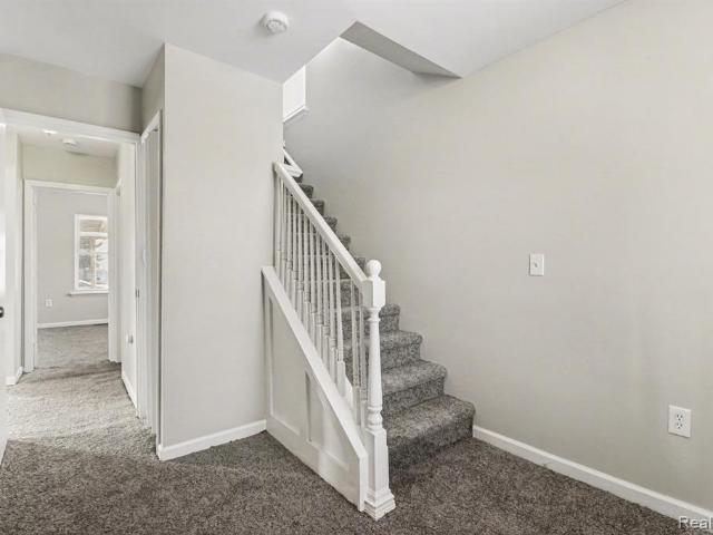 40 W Strathmore Avenue