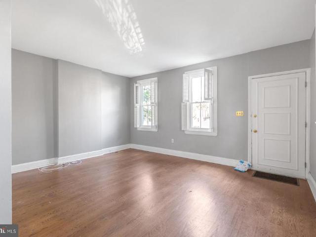 40 W Southampton Avenue