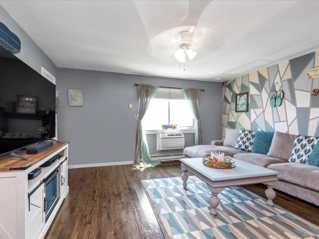 40 W 4th Street 46
