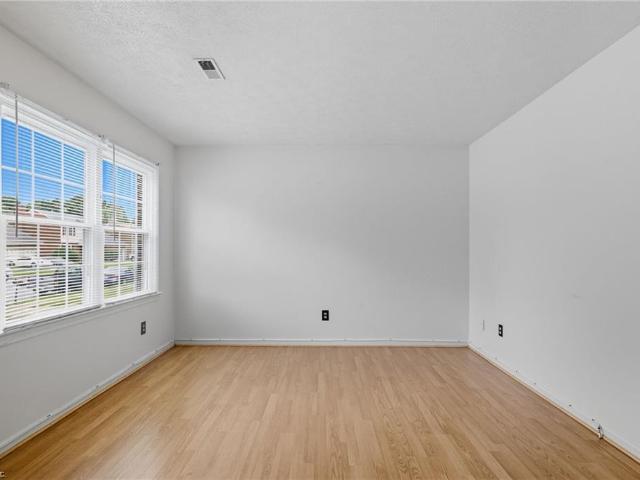 40 Westview DR