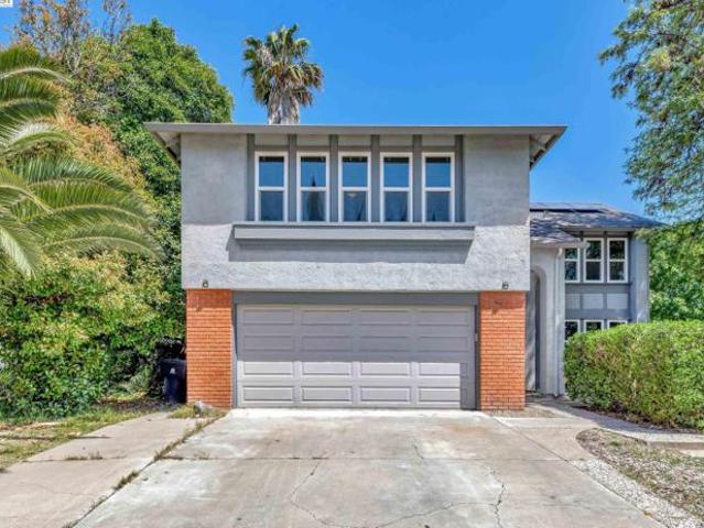40 Wimbledon Ln, Tracy, CA 95376