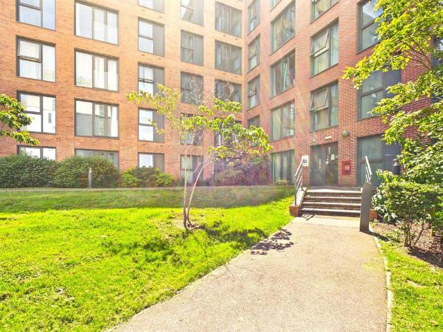 40 Windmill Street, Birmingham, West. 2 bed apartment to rent £1,150 pcm £265 pw