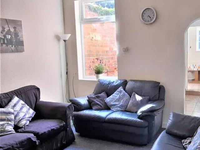 40 Winnie Road, Metchley, B29 6JX, United Kingdom | 3 bed townhouse for rent #91459777 | Rentberry