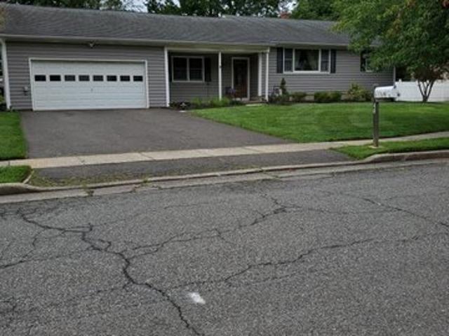 40 Anita Dr, Piscataway, NJ 08854