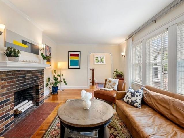 40 Ansonia Rd, Boston, MA 02132