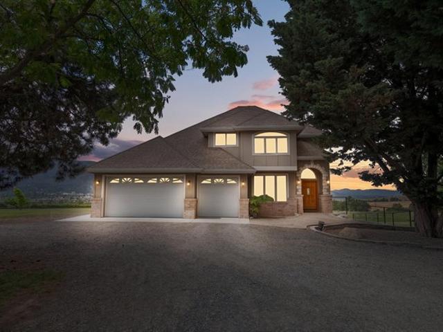40 Ashland Acres Rd, Ashland, OR 97520