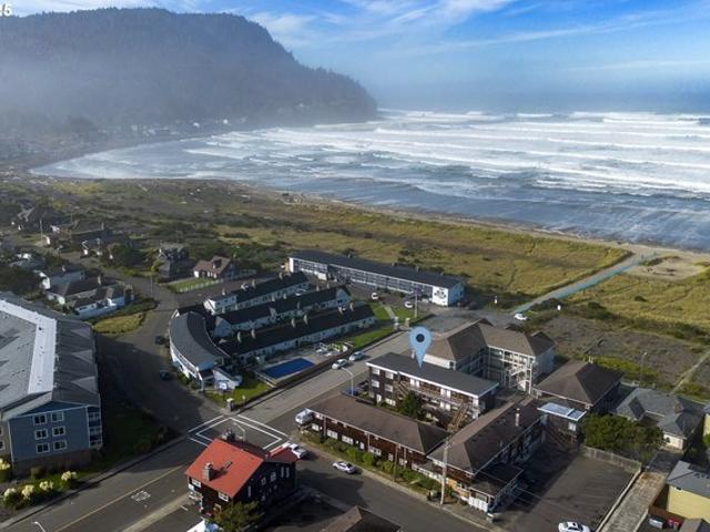 40 Avenue U Apt 61, Seaside, OR 97138