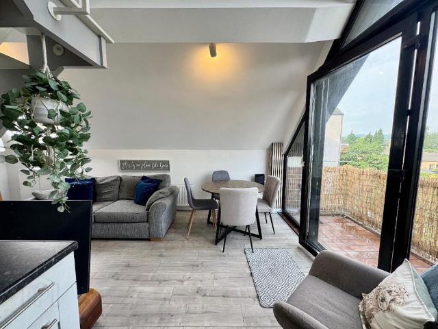 40 Balmoral Court, Belfast, BT9 7GR