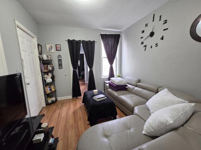 40 Bartholdi Ave