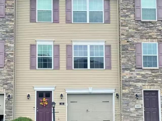 40 BARRINGTON CT STE 102, BRIDGEPORT, WV 26330 Condo/Townhome.