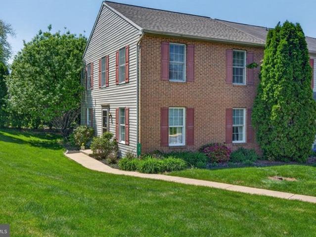 40 Battens Cir, Leola, PA 17540
