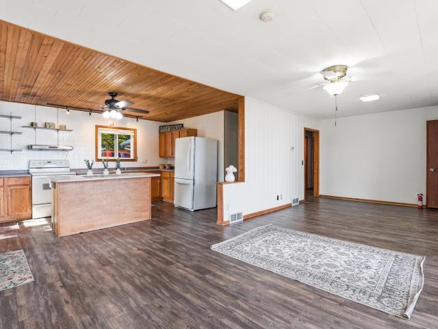 40 Bayer Lane