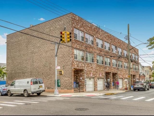 40 bedroom, Brooklyn NY 11207 LS91795373