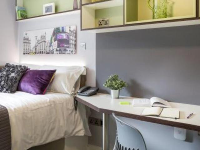 40 Bedroom Shared Living/roommate Leeds Leeds LS90563764
