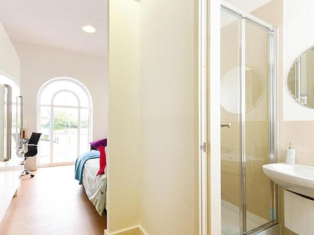 40 Bedroom Shared Living/roommate Leicester Leicester LS90561675