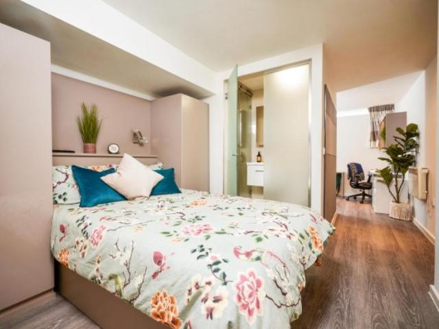 40 Bedroom Shared Living/roommate Liverpool Liverpool LS90563996